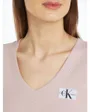 T-shirt Femme Ck jeans WOVEN LABEL RIB V-NE Rose WAS - Ref J20J223274-TF6